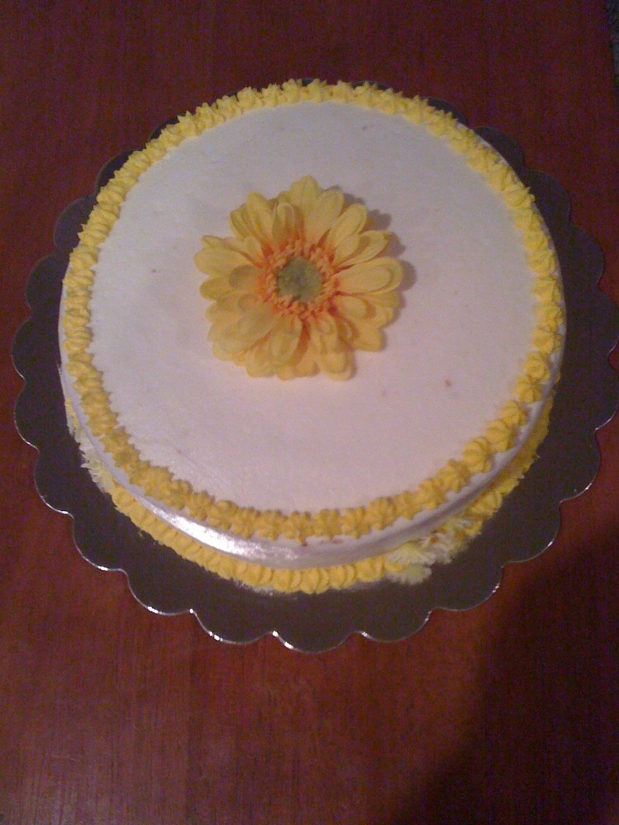 Yellow And White Lemon Cake - CakeCentral.com