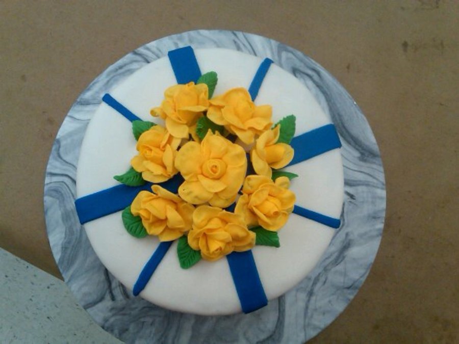 Yellow Rose Cake - CakeCentral.com