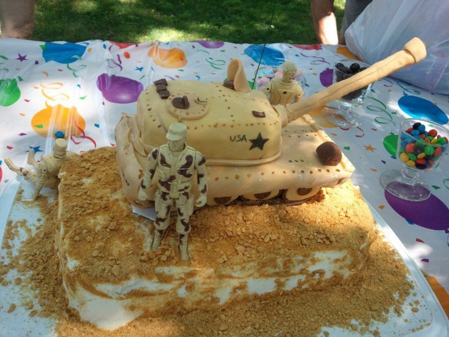 Army Sand Tank - CakeCentral.com