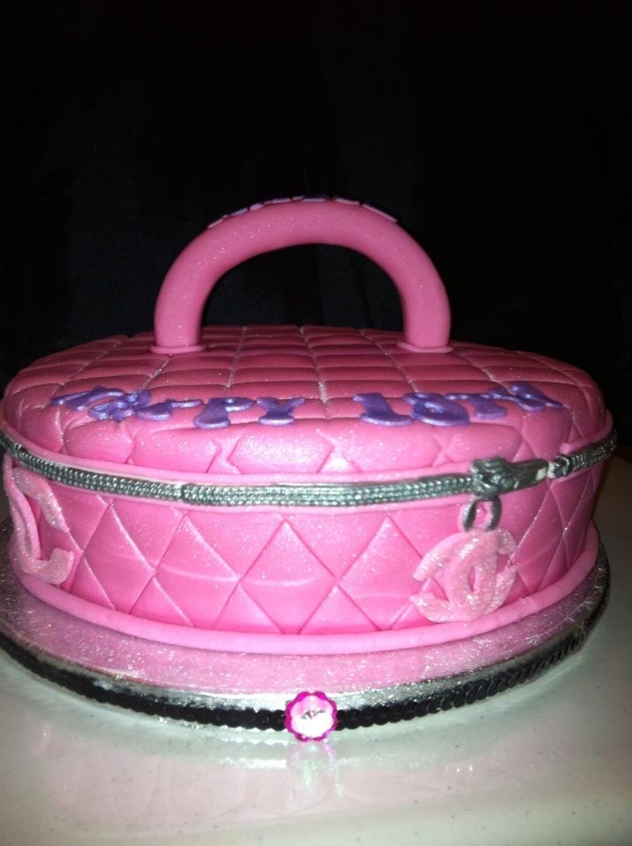 Chanel Vanity Case - CakeCentral.com