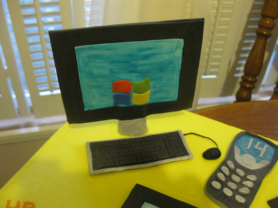 Computer Cake - CakeCentral.com