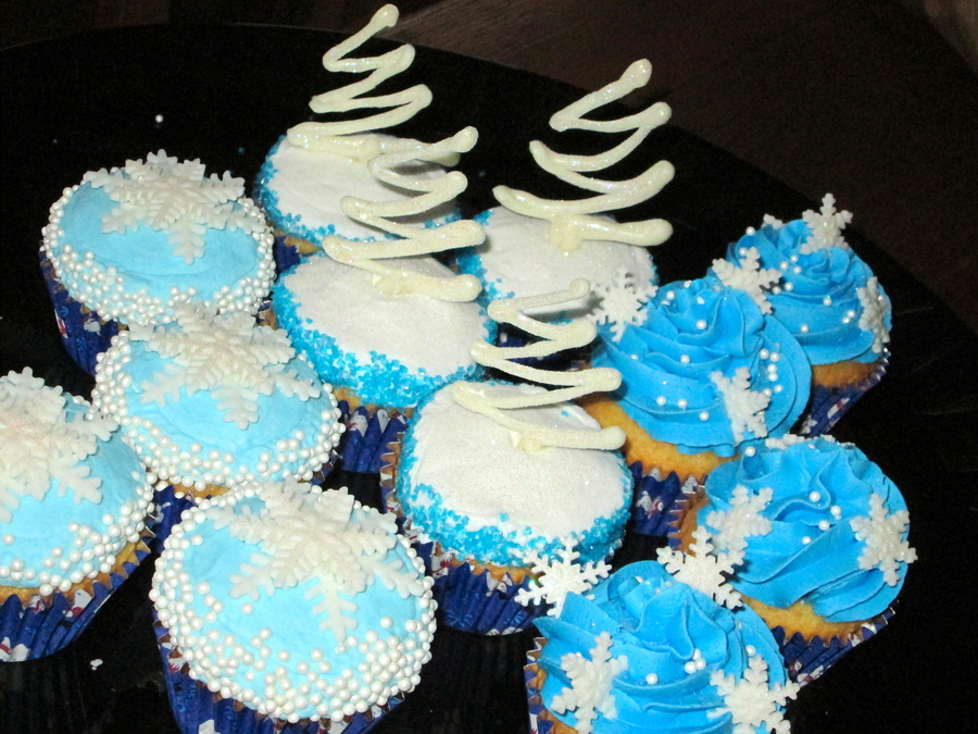 Let It Snow!!! - CakeCentral.com