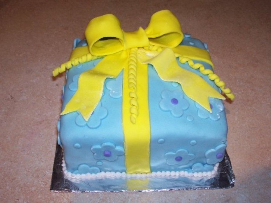 Square Present Cake - CakeCentral.com