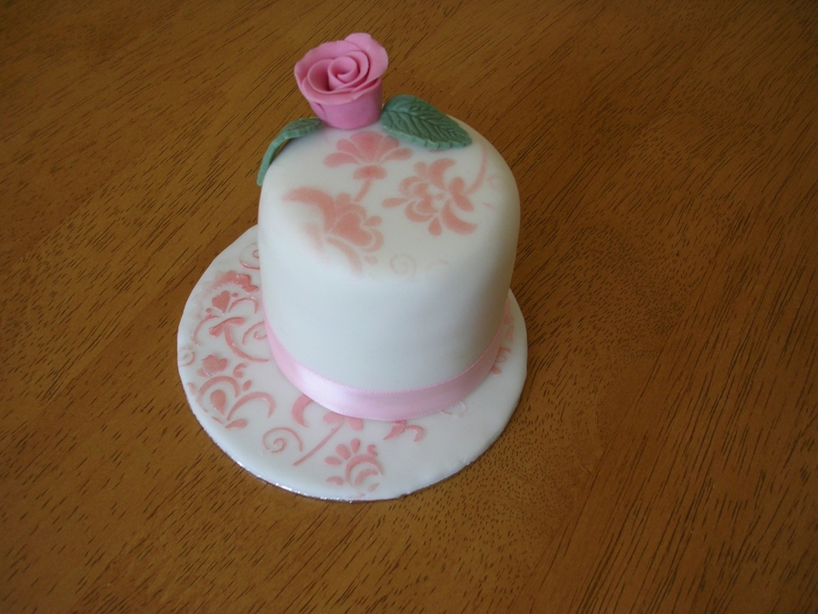 Valentine's Mini Cakes - CakeCentral.com