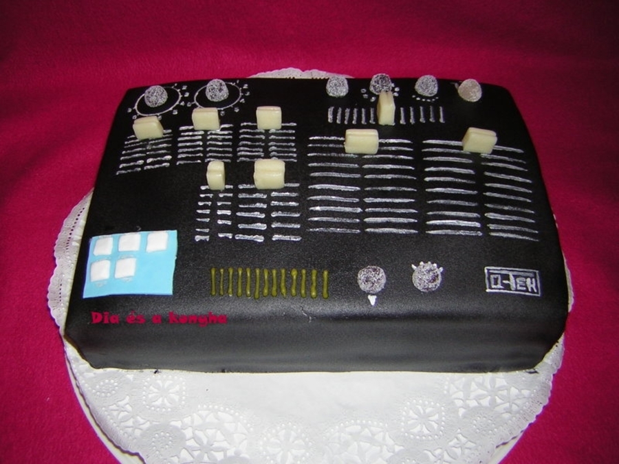 Audio Mixer Cake - CakeCentral.com