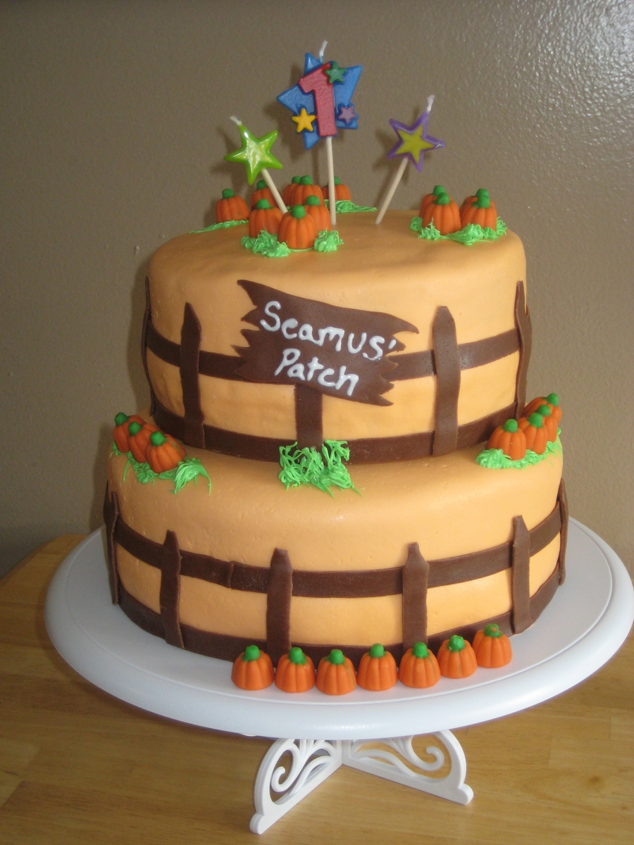 Pumpkin Patch Cake - CakeCentral.com