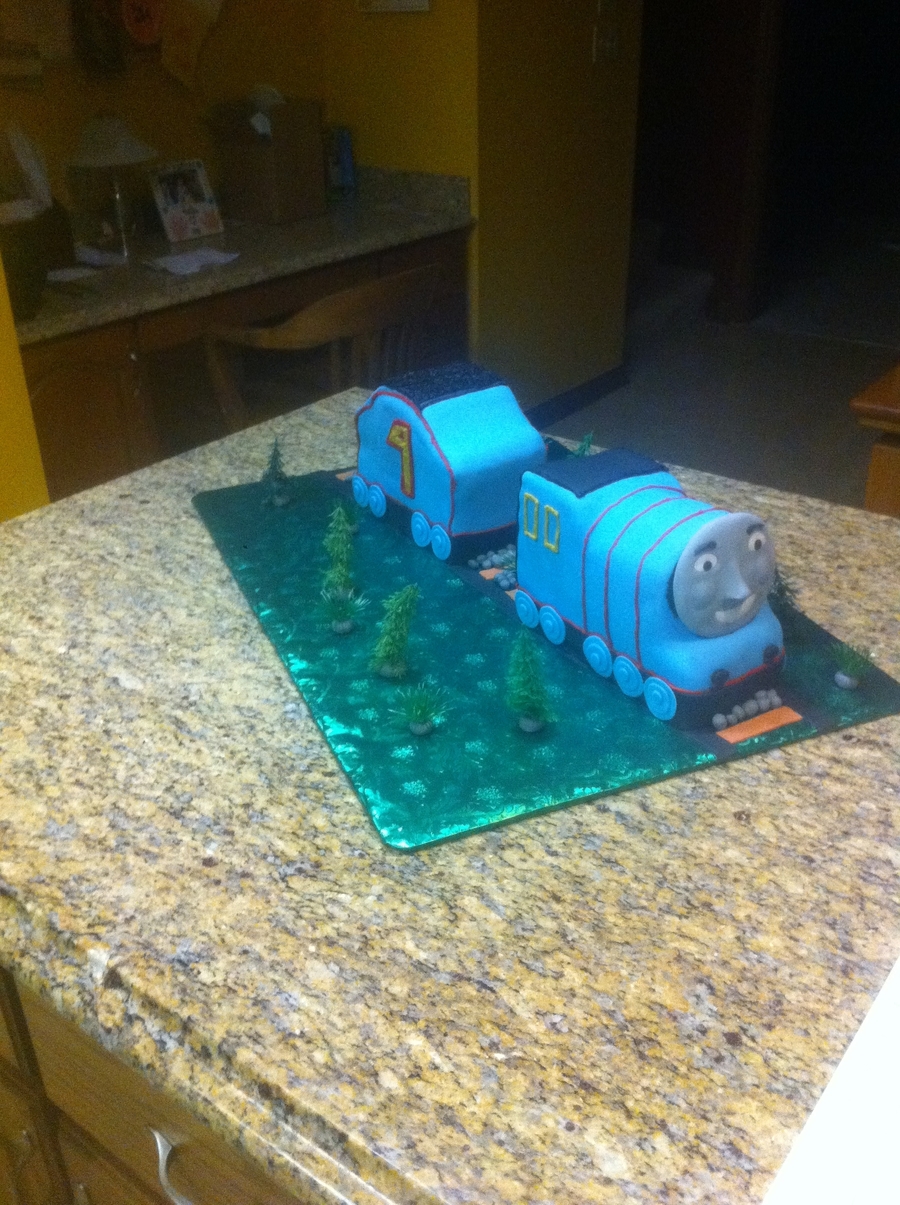 Gordon Engine #4 - CakeCentral.com