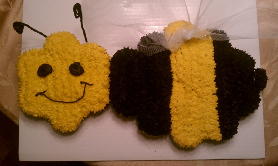 Bumble Bee - CakeCentral.com