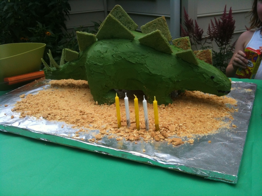 Stegosaurus Cake - CakeCentral.com
