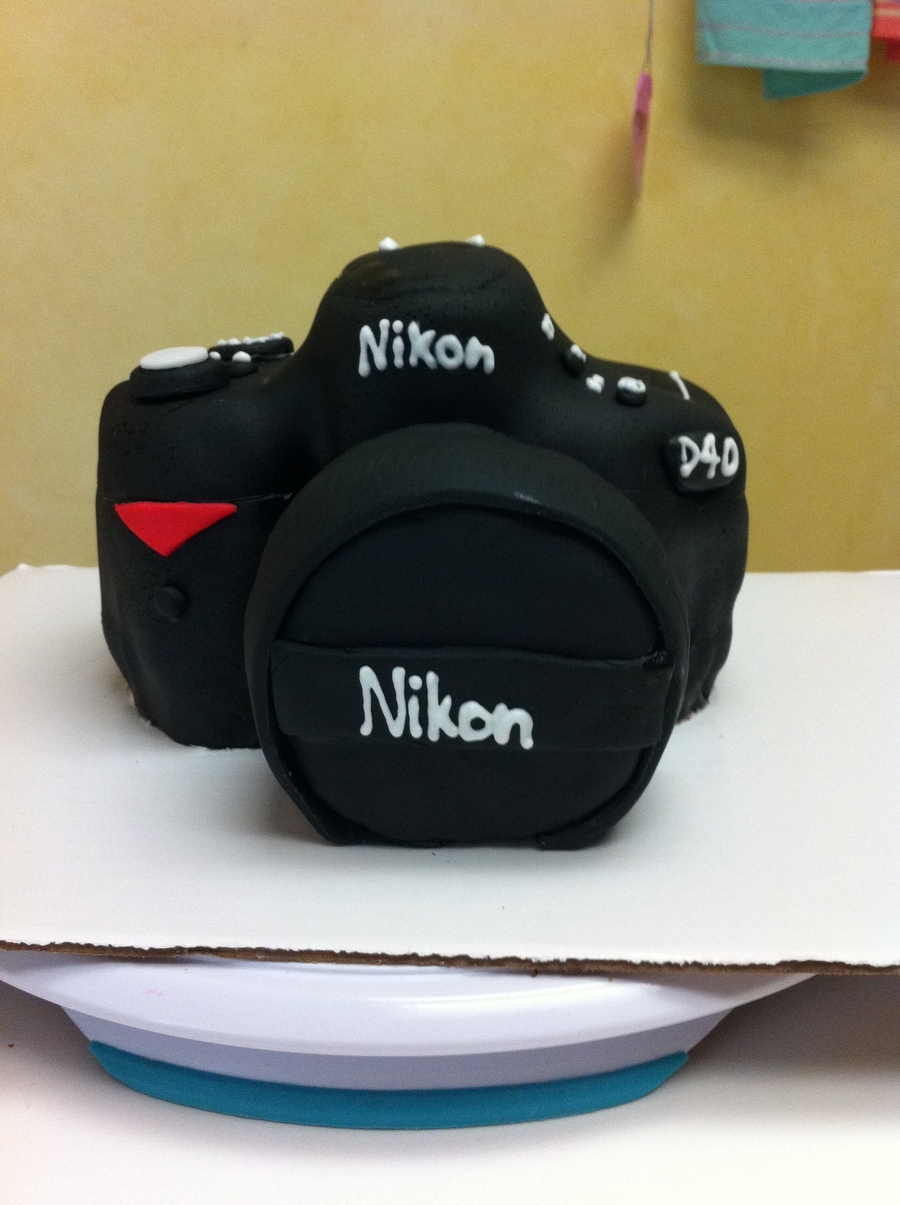 Nikon D40 Camera Cake - CakeCentral.com
