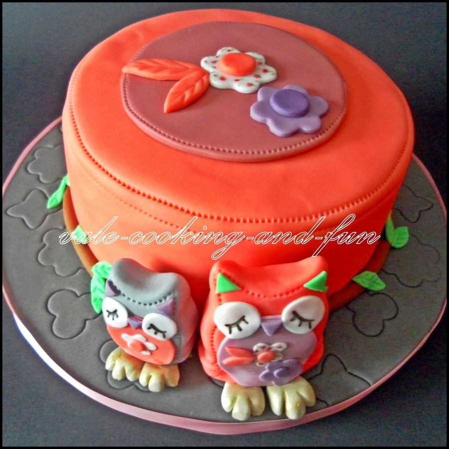 Owl Cake - CakeCentral.com