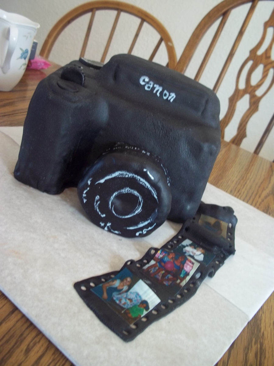Camera Cake - CakeCentral.com