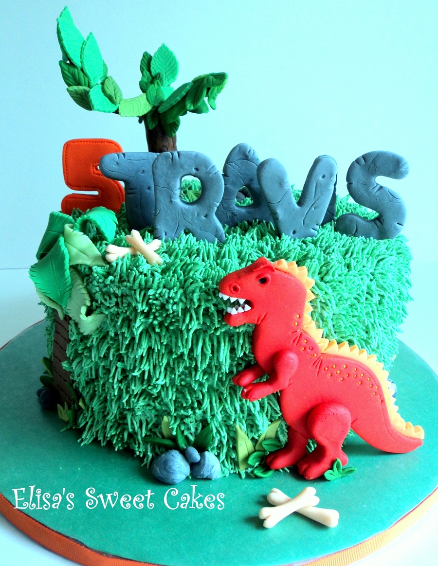 Dinosaur Cake - CakeCentral.com