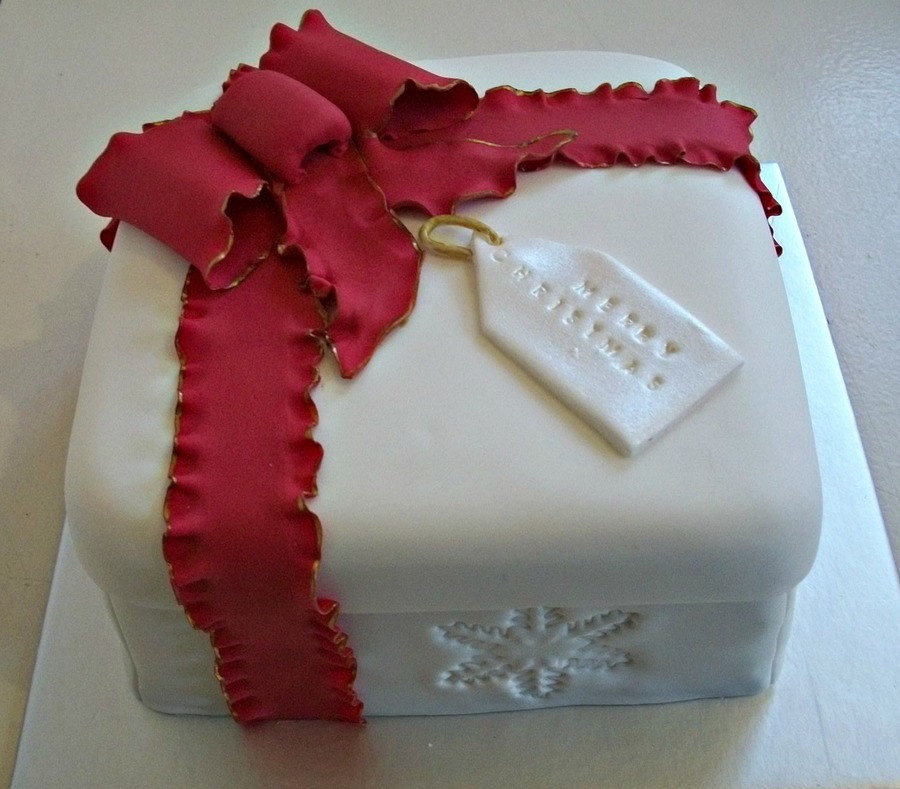 Present Cake - CakeCentral.com
