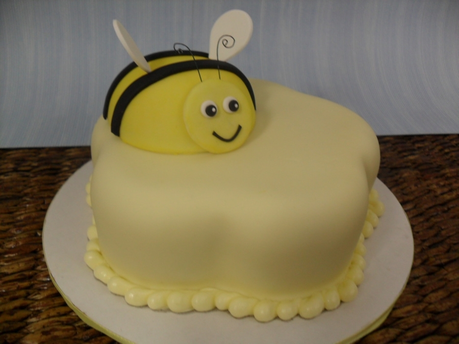 Sweet Bumble Bee - CakeCentral.com