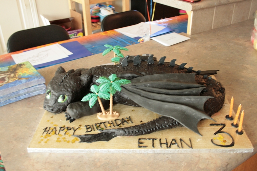 Toothless - CakeCentral.com