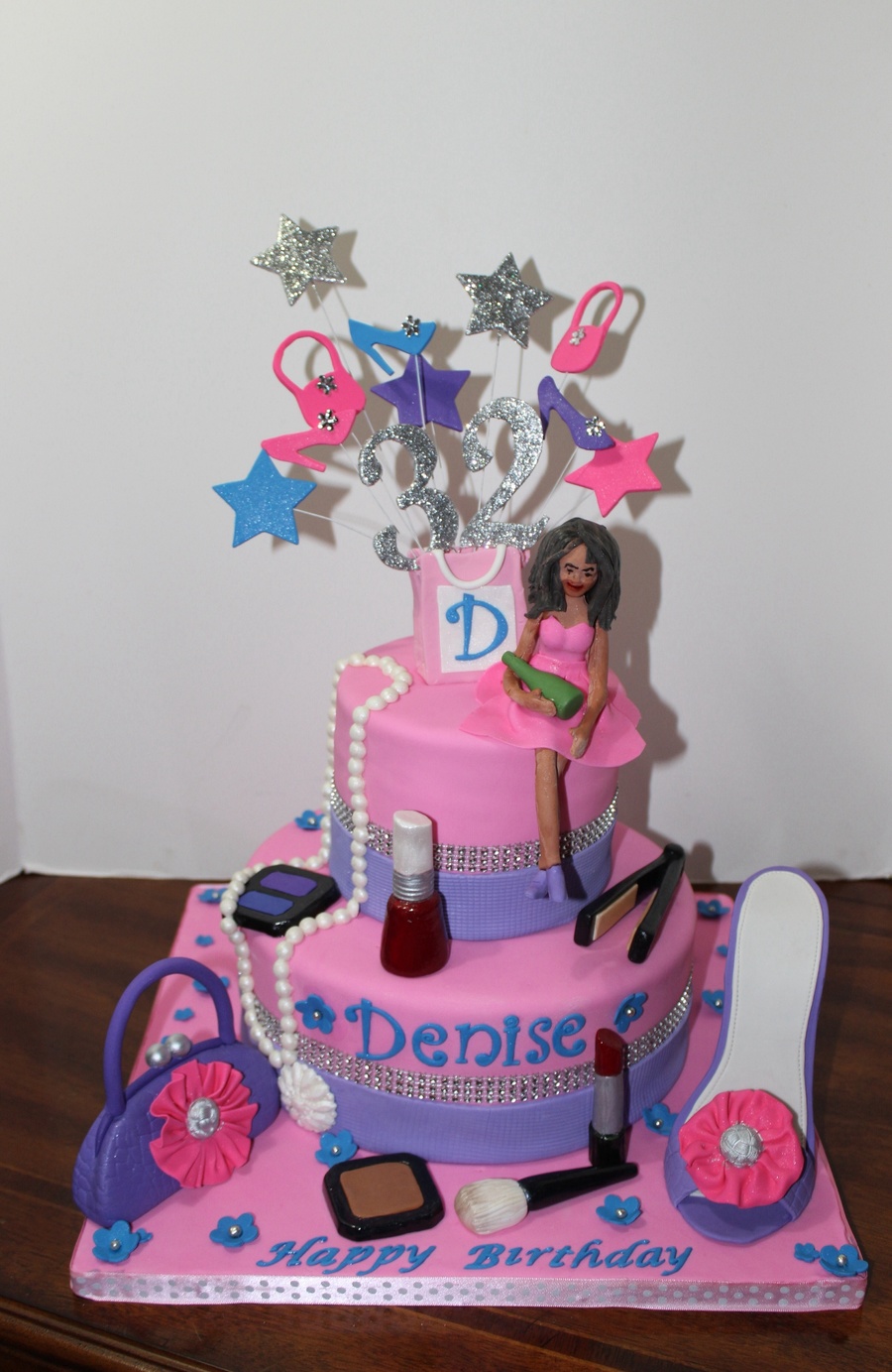 A Diva Inspired Cake - CakeCentral.com