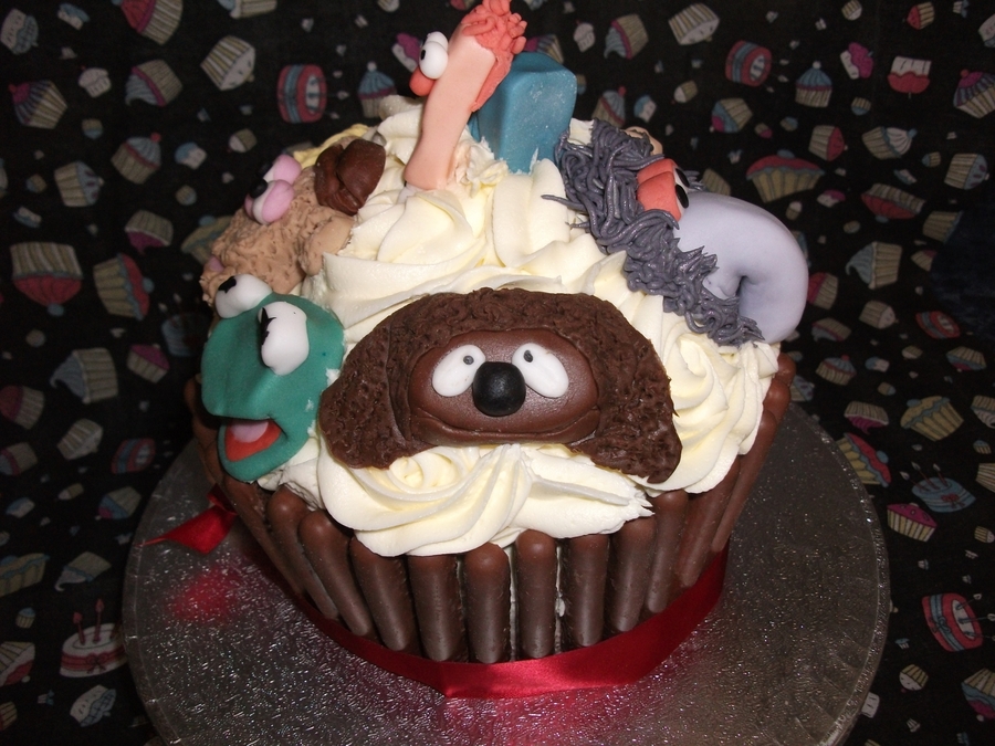 Muppet Giant Cupcake - CakeCentral.com