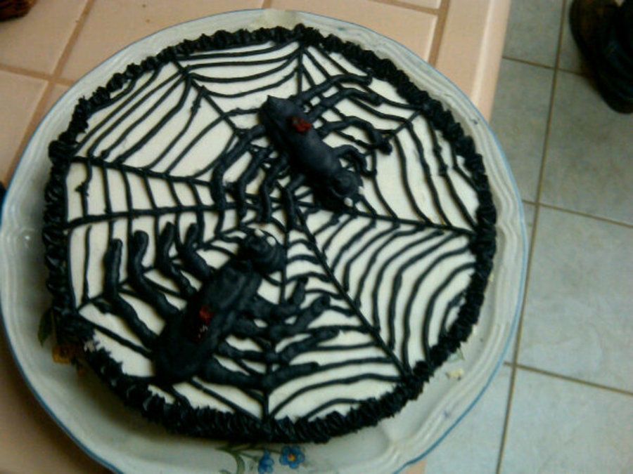 Spider Web Cake - CakeCentral.com