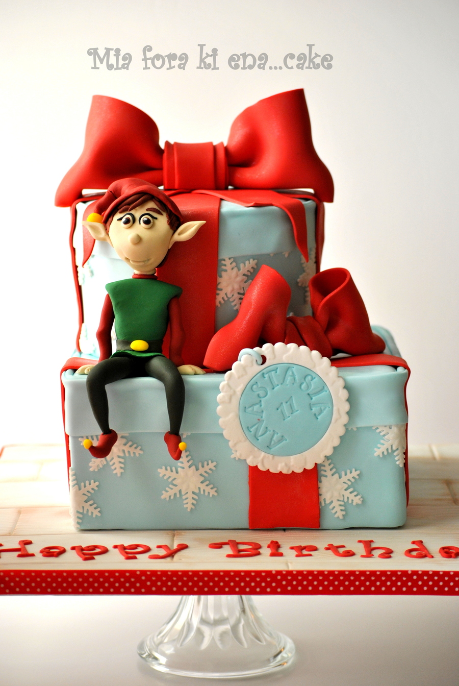 Elf Cake - CakeCentral.com