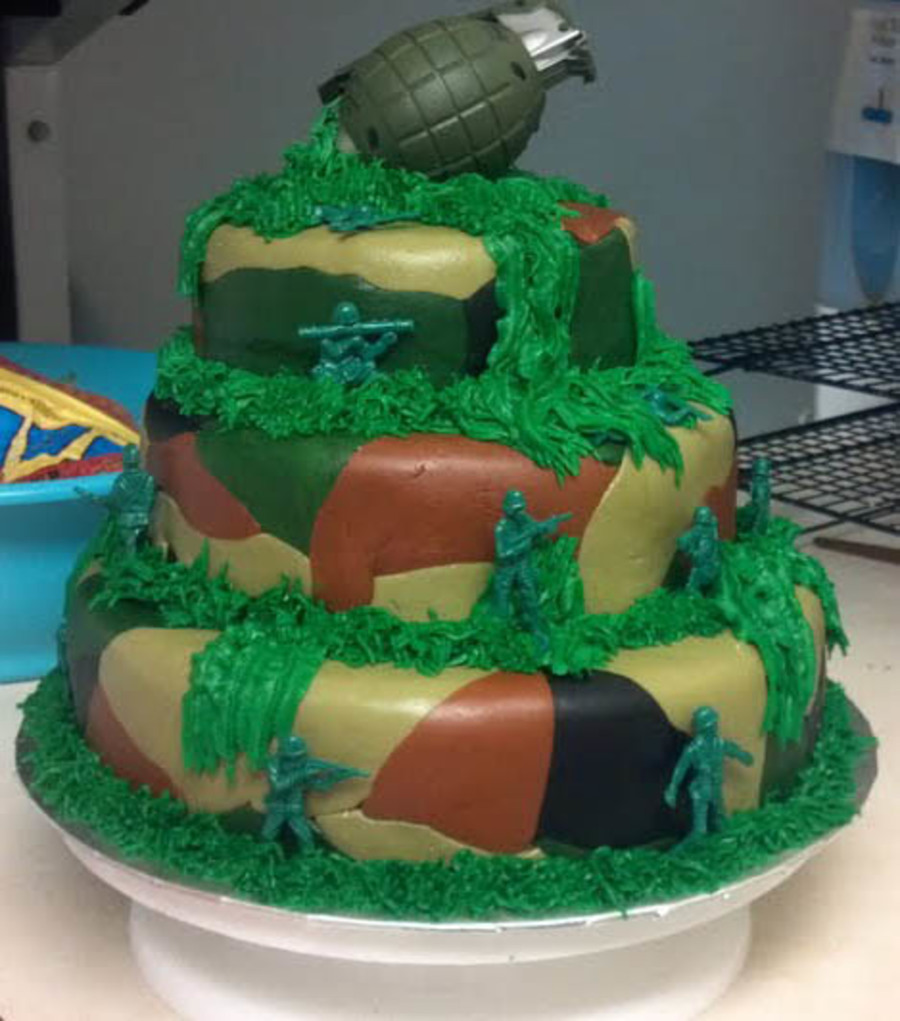 Camo Birthday Cake - CakeCentral.com
