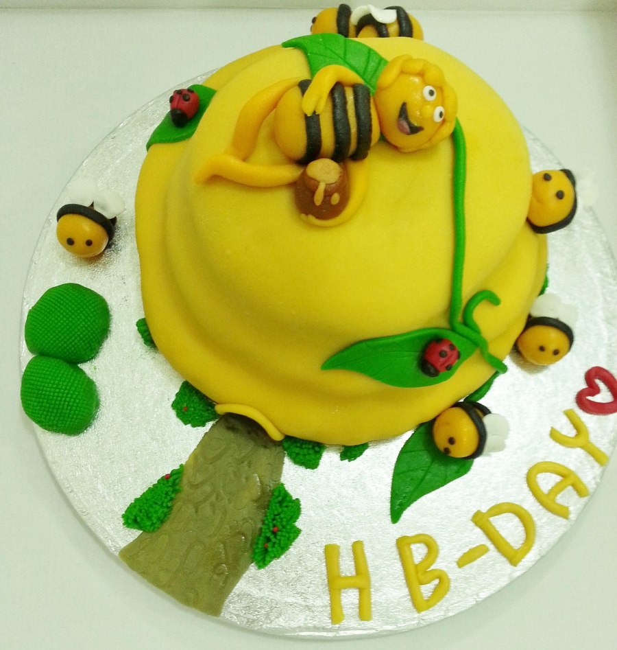 Bee Hive Cake - CakeCentral.com