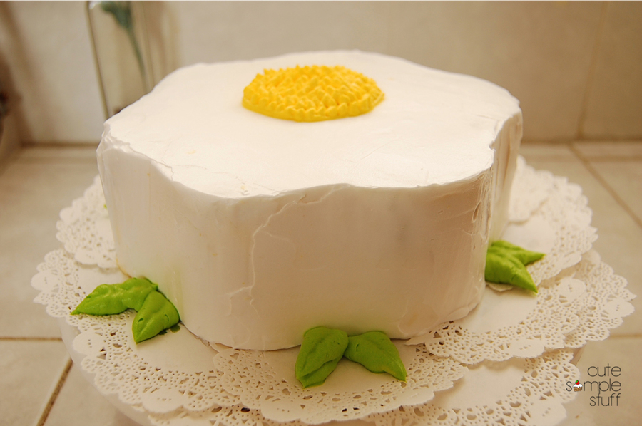Daisy Cake Idea/design - CakeCentral.com