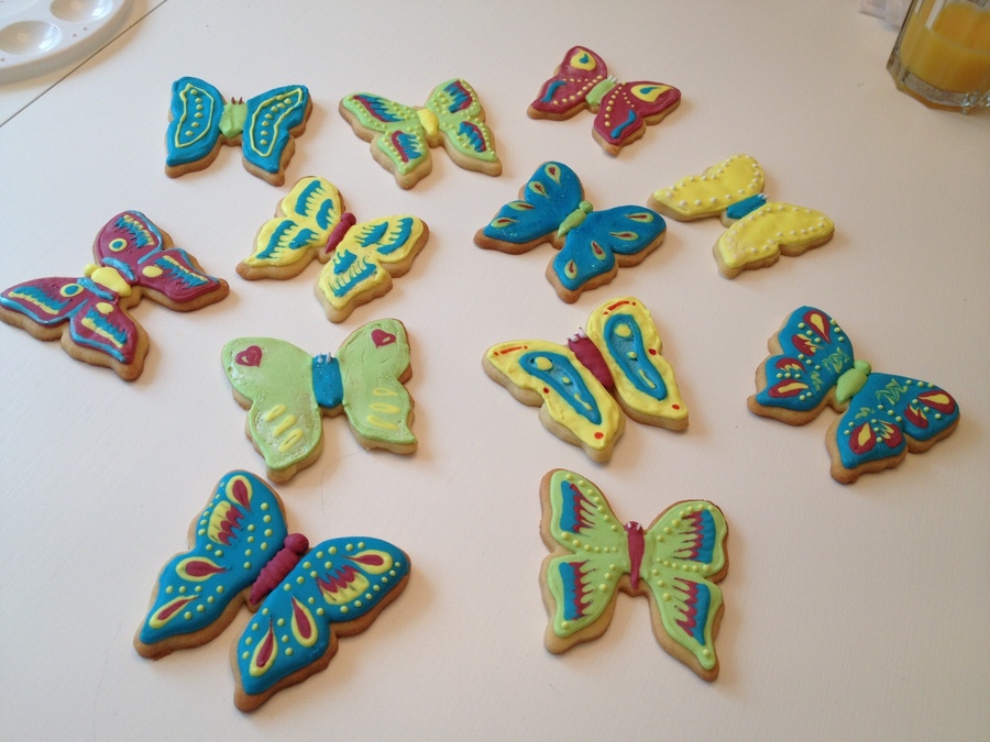 Flutterbies D - CakeCentral.com