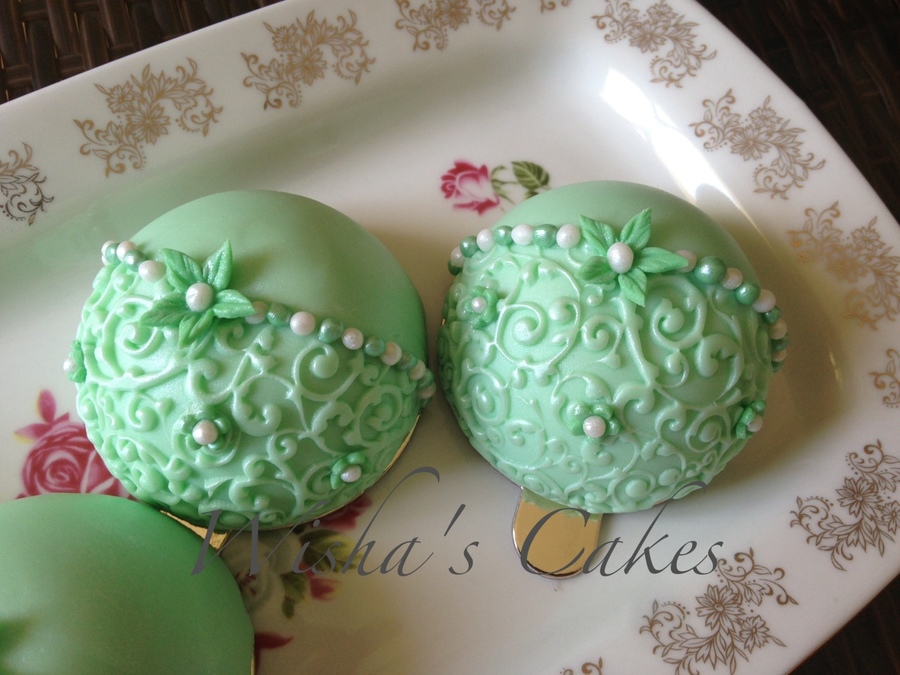 Bouchées - CakeCentral.com