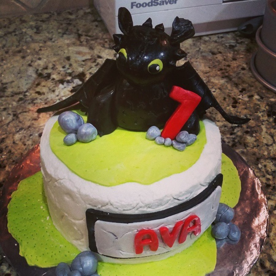 Toothless - CakeCentral.com