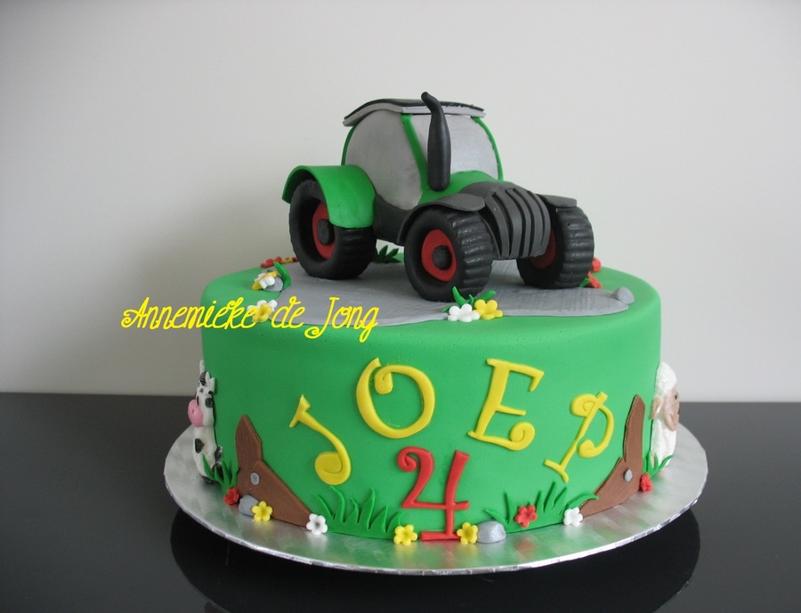 Tractor Cake - CakeCentral.com