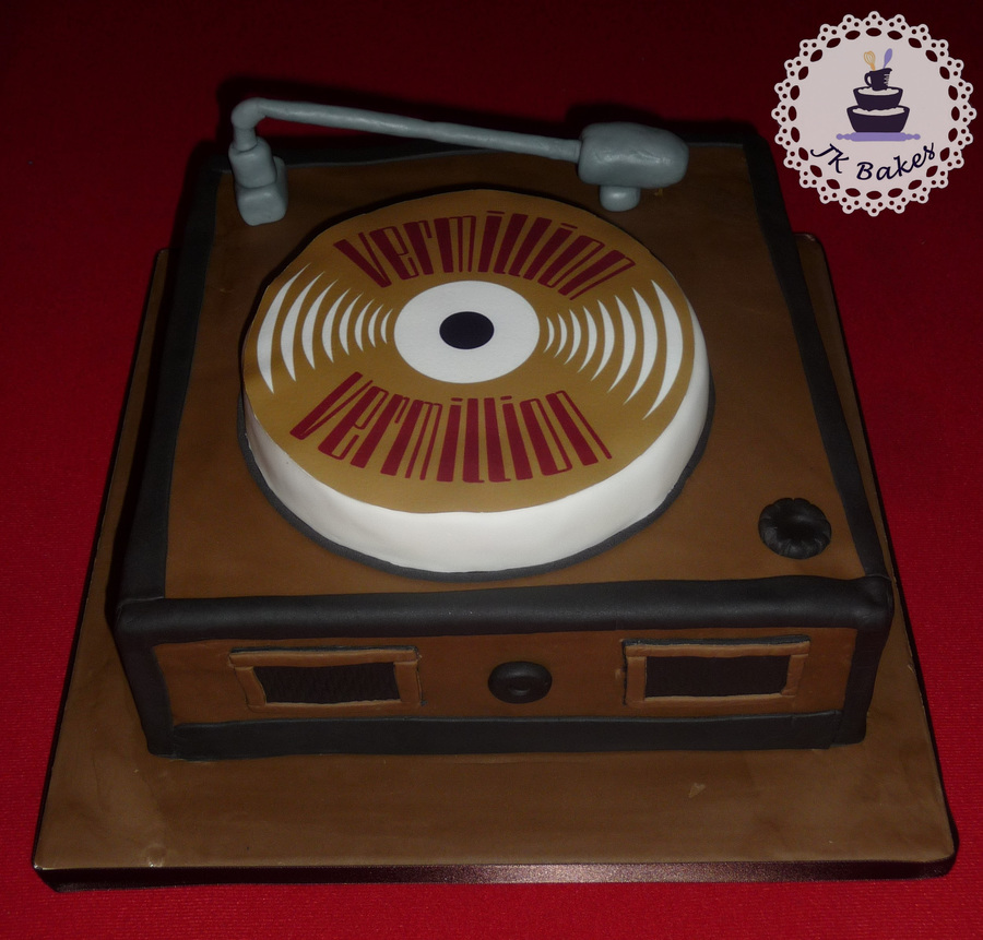 Record Player - CakeCentral.com
