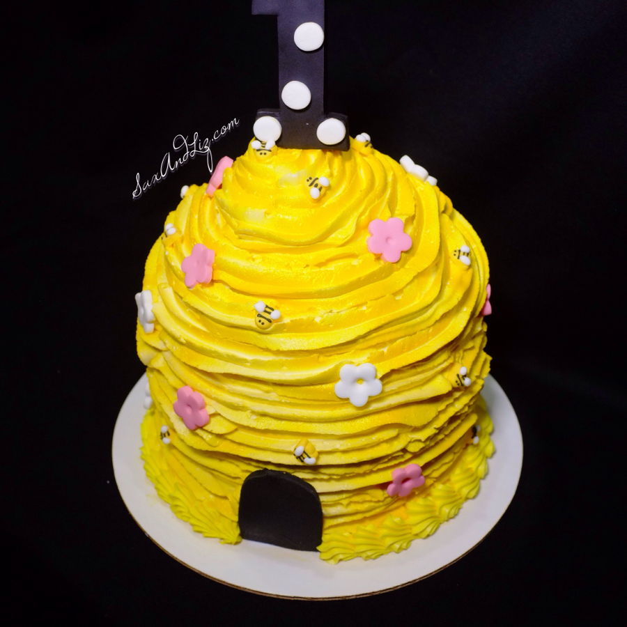 Beehive Cake - CakeCentral.com