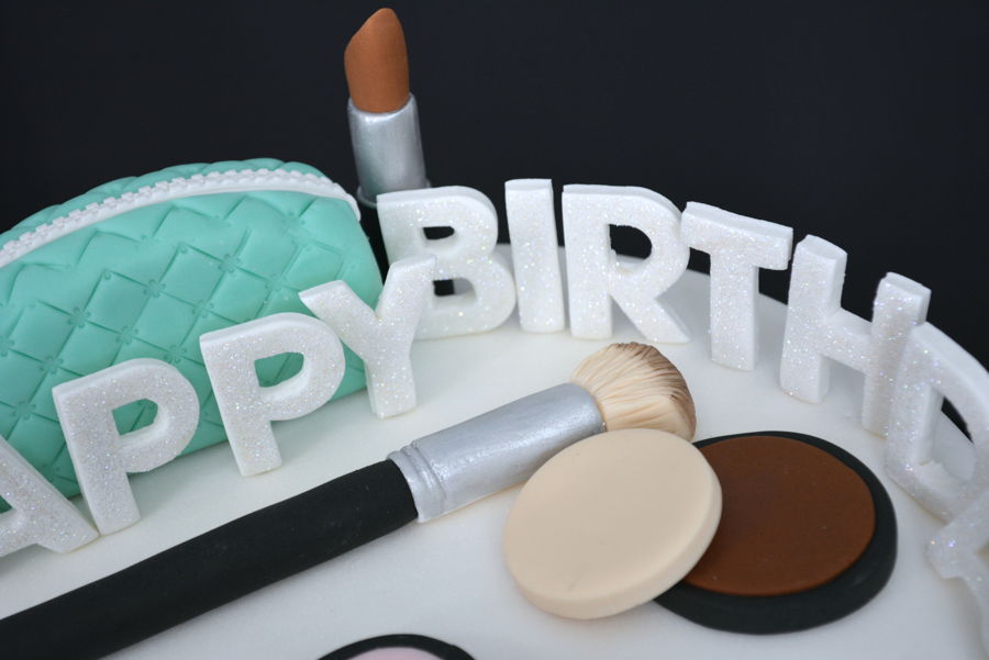 Make-Up Cake - CakeCentral.com