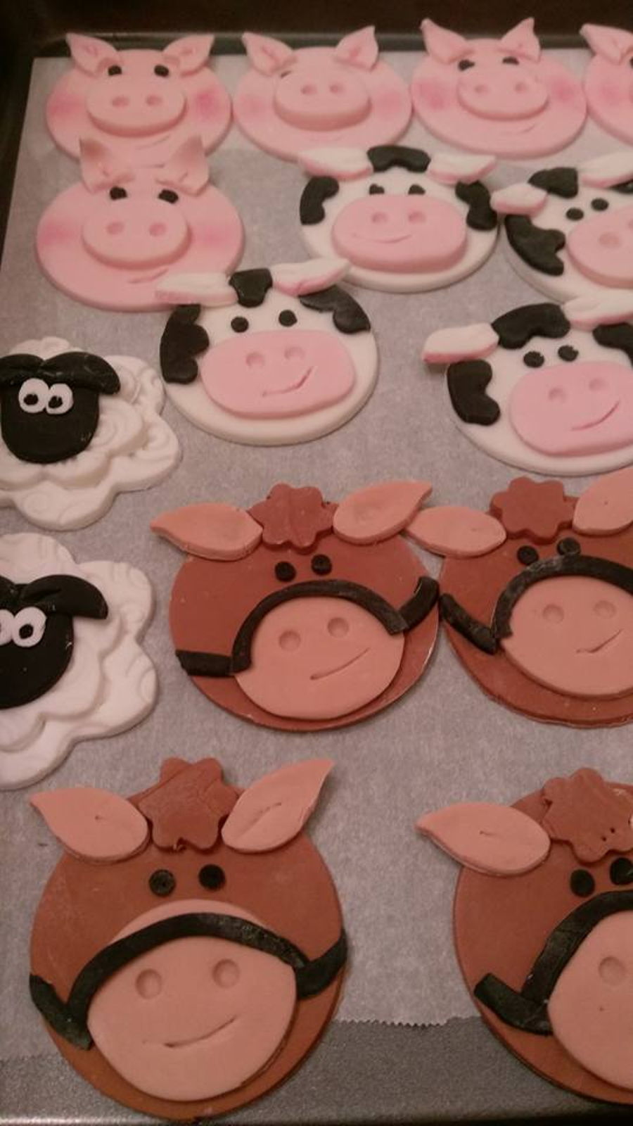 Farm Animal Themed Birthday CakeCentral farm-animal-themed-birthday-cakecentral