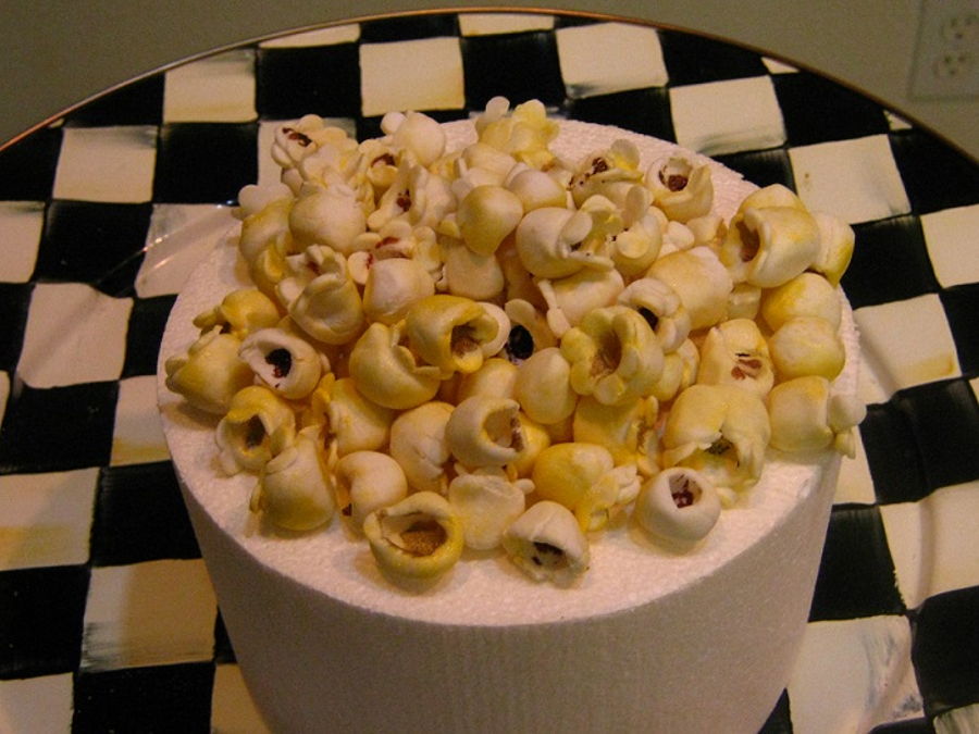 Fondant Popcorn - CakeCentral.com