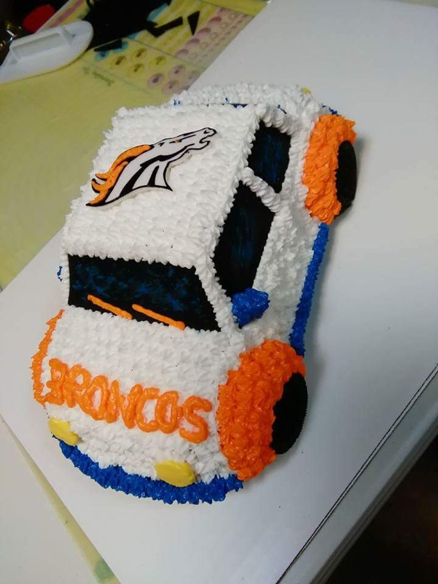 Broncos Car - CakeCentral.com
