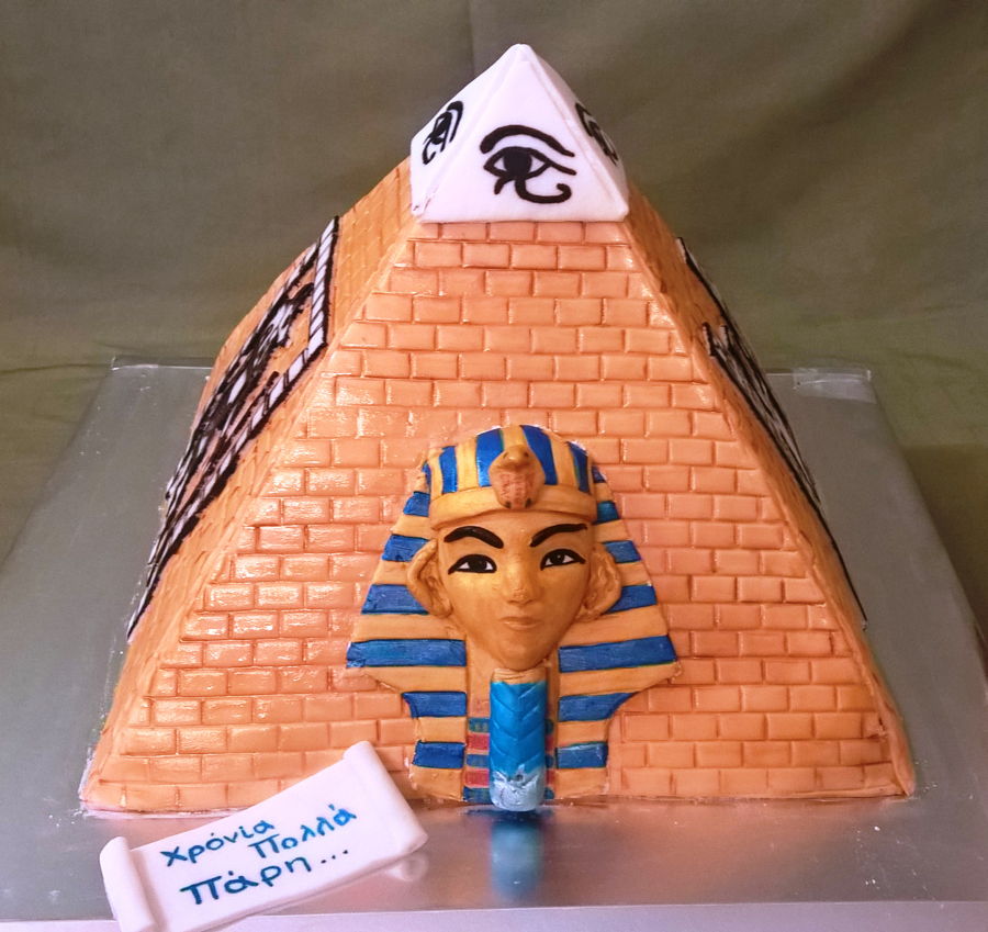 Paris' Pyramid - CakeCentral.com