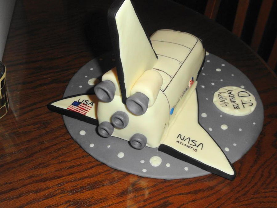 Space Ship - CakeCentral.com