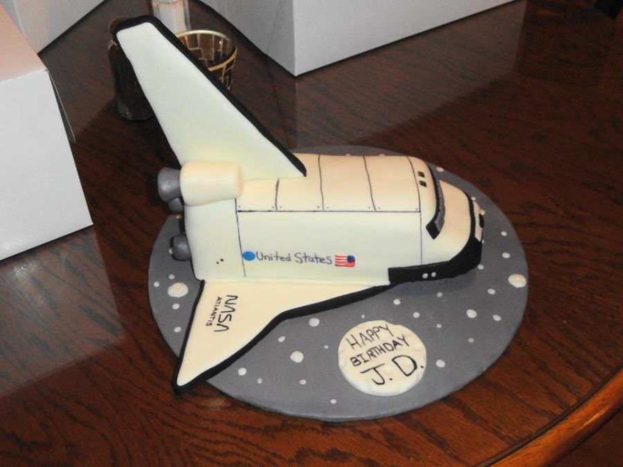 Space Ship - CakeCentral.com