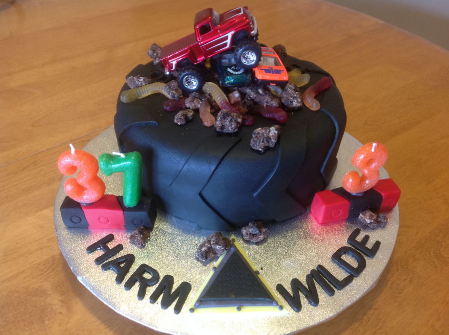 Wilde And Harm Monster Tire - CakeCentral.com